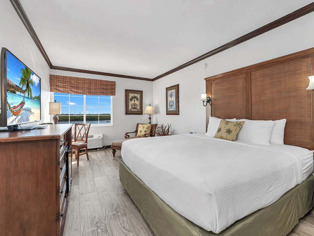 Careers | Bayfront Inn 5th Ave